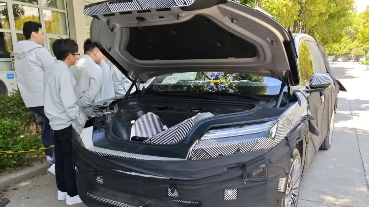 New NIO ES7 NT3.0 spy photos reveal massive "frunk" and wide-angle LiDARs