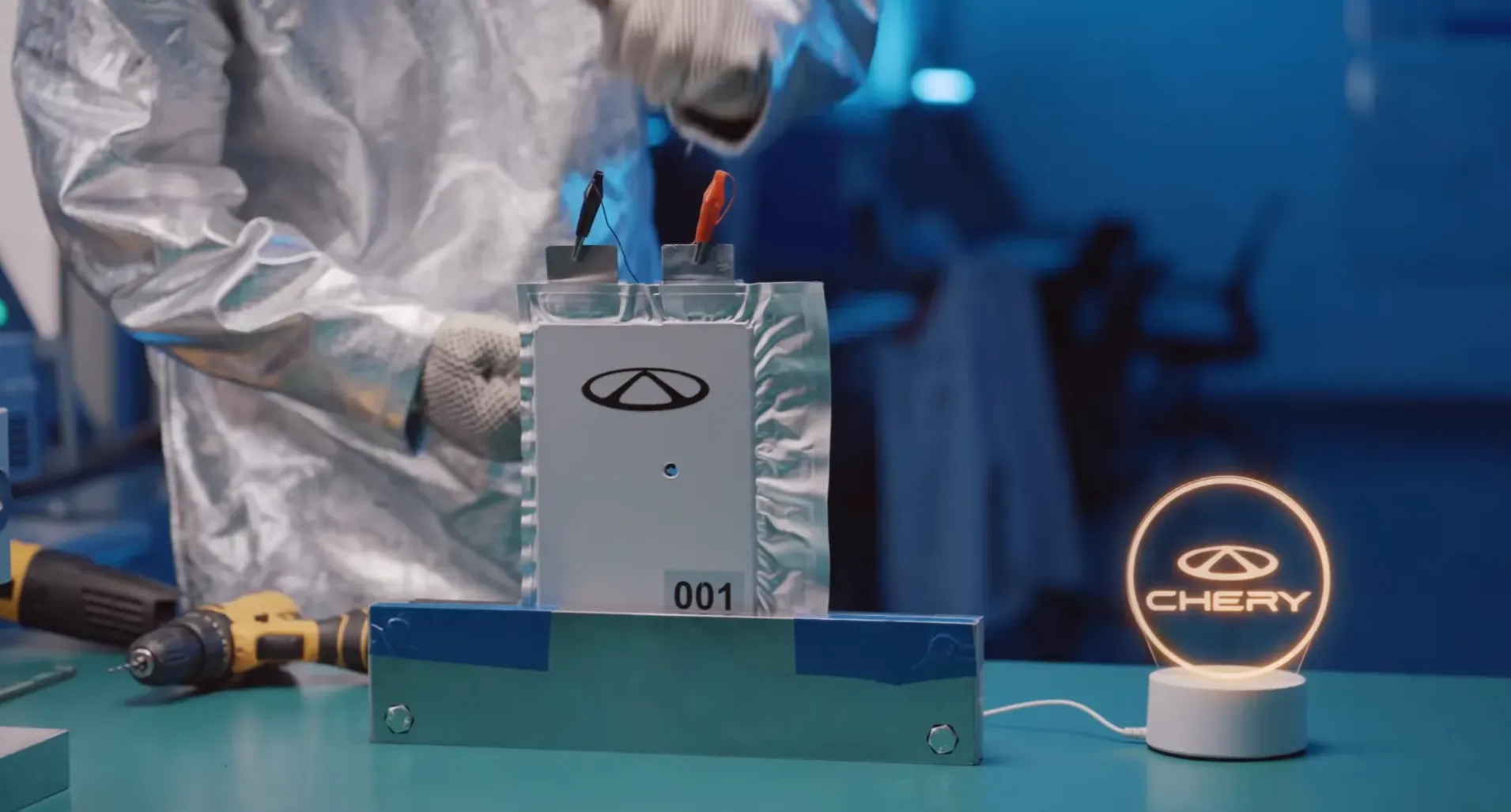 China's no.1 car exporter Chery unveils solid-state battery with 1,300 ...